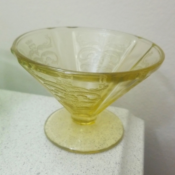 federal glass | Kitchen | Vintage Depression Glass Amber Madrid Pattern ...